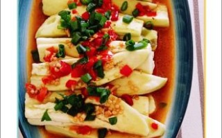 鱼香茄子家常做法_怎么做不吸油