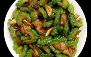 苦瓜炒肉怎么炒不苦_苦瓜炒肉做法视频