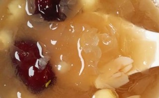 银耳莲子羹怎么做浓稠_银耳莲子羹怎么煮软糯