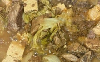 白菜炖冻豆腐怎么做_冻豆腐炖白菜的家常做法