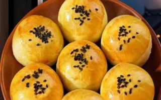 雪媚娘蛋黄酥怎么做_蛋黄酥皮不破的秘诀