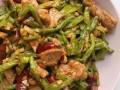 烧豆角怎么做好吃_豆角炒肉先炒哪个