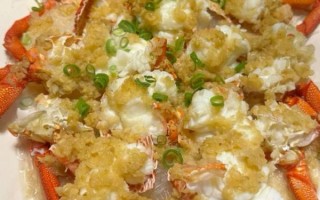 蒜蓉澳洲龙虾怎么做_蒜蓉澳洲龙虾蒸多久