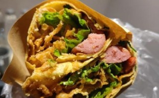 煎饼果子怎么做_煎饼果子的做法步骤