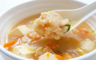 水汆丸子淀粉放多少_一斤肉用几勺淀粉