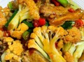 菜花炒肉怎么做好吃又简单_菜花炒肉的家常做法