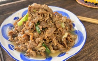 家常爆炒羊肉怎么做_爆炒羊肉去膻技巧