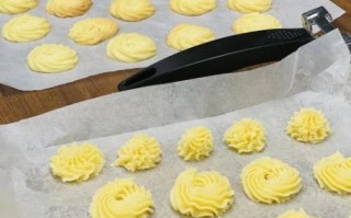 黄油曲奇怎么做才酥脆_黄油曲奇配方窍门