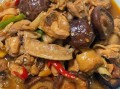 香菇焖鸡肉怎么做好吃_香菇焖鸡肉用干香菇还是鲜香菇