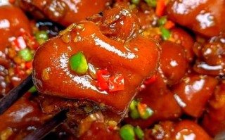 猪脚怎么做好吃_高压锅炖猪脚做法