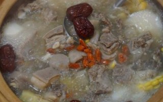 羊肉火锅汤底怎么做_羊肉火锅汤底去腥窍门