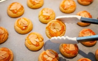 杏仁饼的功效与作用_杏仁饼可以天天吃吗