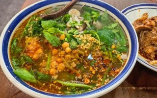 云南米线怎么做好吃_云南米线图片真实拍摄