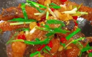 炸鱼块炖汤怎么做_炸鱼块炖汤的家常做法