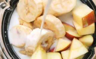 香蕉奶昔怎么做_香蕉奶昔热量高吗