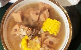 玉米莲藕排骨汤的做法_玉米莲藕排骨汤的功效