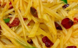 酸辣土豆丝怎么做才脆_酸辣土豆丝焯水还是过油