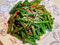 菜豆角怎么炒好吃_菜豆角焯水几分钟
