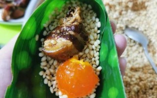 咸蛋黄怎么处理才能包粽子_咸蛋黄包粽子前要不要泡油