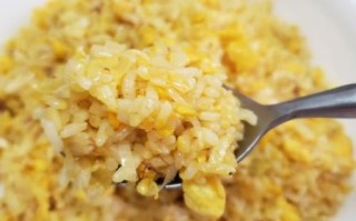 黄金炒饭怎么做_黄金炒饭先炒蛋还是先炒饭