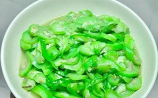 清炒丝瓜怎么做不黑_丝瓜要不要焯水