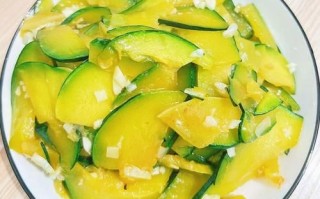 炒南瓜片怎么炒好吃_炒南瓜片用不用焯水