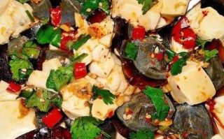 皮蛋豆腐怎么做_凉拌皮蛋豆腐要不要焯水