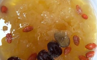 冰糖银耳红枣汤的做法_银耳汤怎么煮才出胶