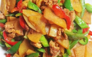 青椒土豆片怎么炒好吃_家常青椒土豆片做法