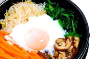 鸡肉石锅拌饭怎么做_正宗韩式鸡肉石锅拌饭做法 鸡肉石锅拌饭怎么做_正宗韩式鸡肉石锅拌饭做法