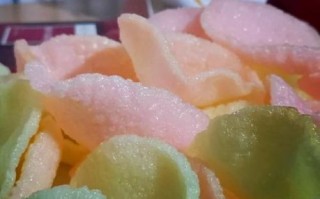 油炸虾片怎么做才蓬松_油炸虾片用什么油最好