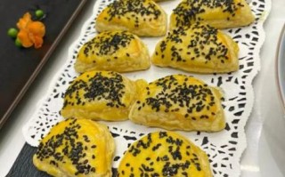 正宗榴莲酥怎么做_榴莲酥酥皮配方