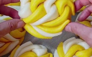 双色花卷怎么做_双色花卷蒸多久才松软