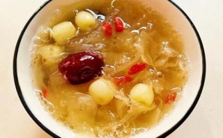 冰糖莲子银耳汤的做法大全_银耳汤怎么煮才出胶