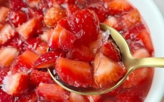 草莓冰沙怎么做_草莓冰沙怎么做好吃