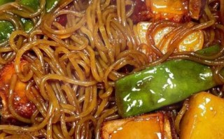 土豆炖粉条怎么做才好吃_土豆炖粉条不糊锅的窍门