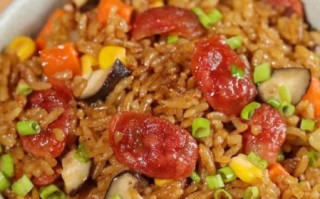 香菇腊肠焖饭怎么做_电饭煲一键搞定
