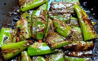 四川虎皮青椒怎么做_虎皮青椒的窍门