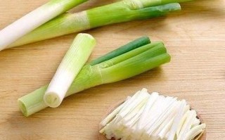 葱白是大葱还是小葱_葱白到底指哪一段