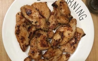 鸡胸肉怎么煎不柴_鸡胸肉怎样煎好吃