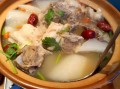白萝卜炖羊排汤清炖的做法_清炖羊排汤去膻味技巧