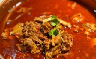 羊肉火锅怎么做才好吃_羊肉火锅去膻味技巧