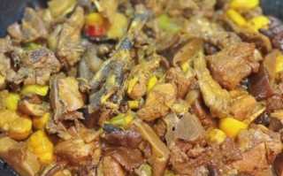 鸡肉炖蘑菇怎么做好吃_鸡肉炖蘑菇的窍门