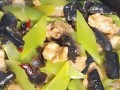 莴笋炒肉怎么做_莴笋炒肉的家常做法