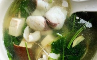 皮蛋鱼片汤的做法_皮蛋鱼片汤怎么做好吃