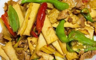 香干炒肉要放水吗_香干炒肉要不要加水