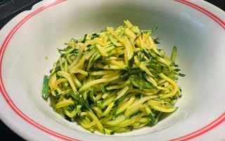 炒嫩南瓜丝怎么炒才脆_炒南瓜丝要不要焯水