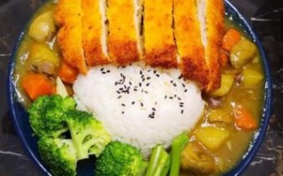 黄金咖喱猪扒饭怎么做_黄金咖喱猪扒饭热量高吗