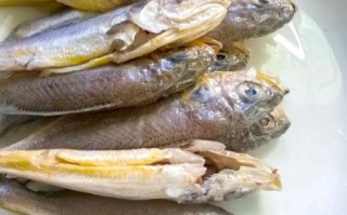 油炸小黄鱼怎么做好吃_油炸小黄鱼外酥里嫩的秘诀