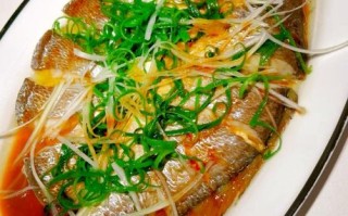 红烧大黄花鱼怎么做_红烧大黄花鱼的家常做法